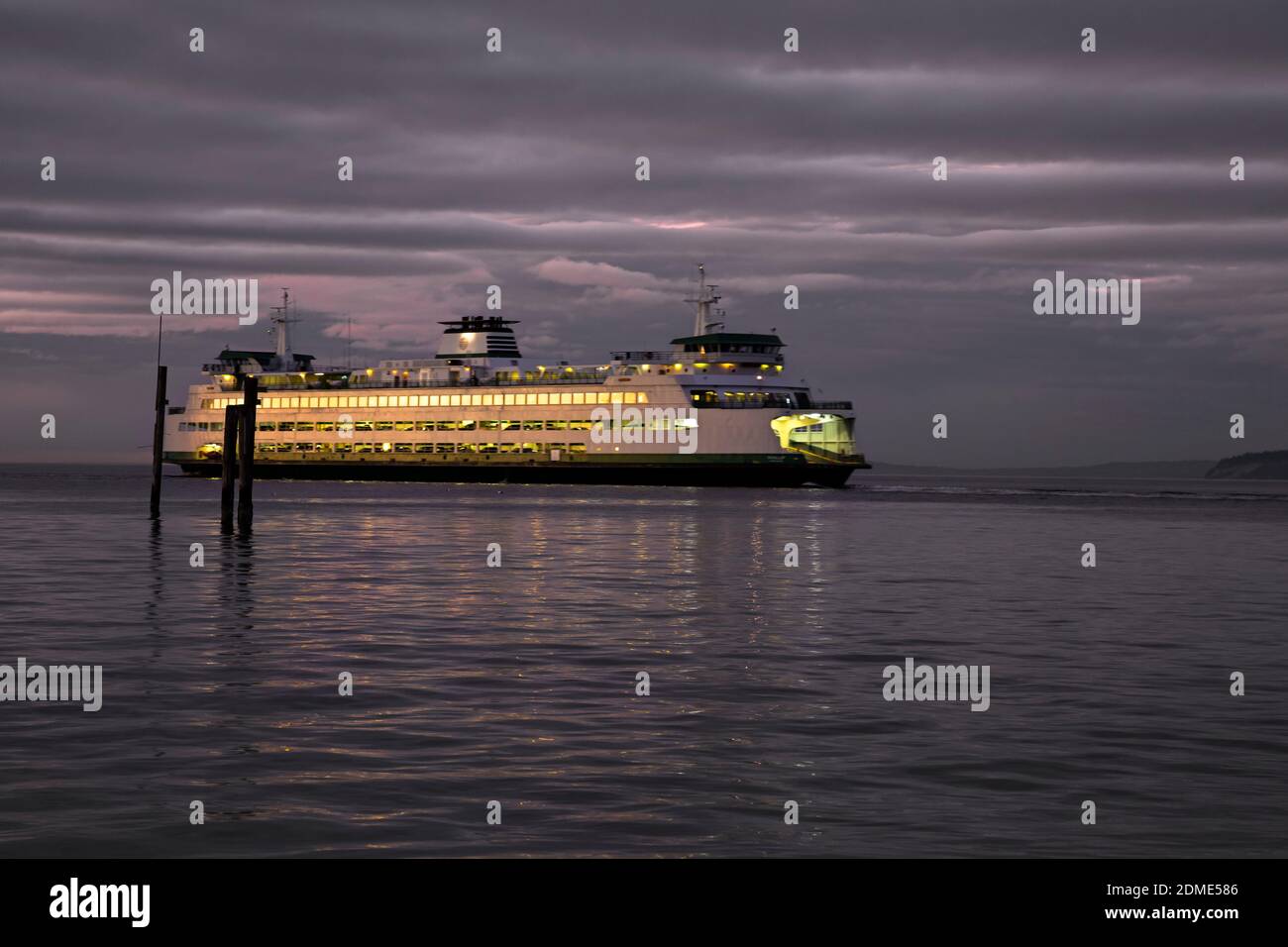 Edmonds to kingston ferry hi-res stock photography and images - Alamy