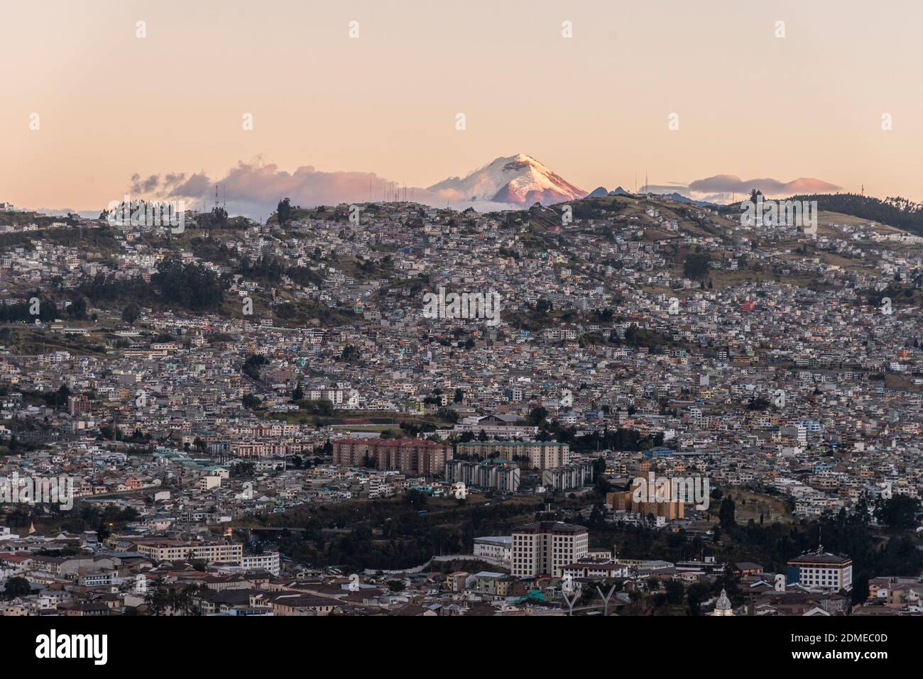 Cotopaxi vulcano ecuador hi-res stock photography and images - Alamy