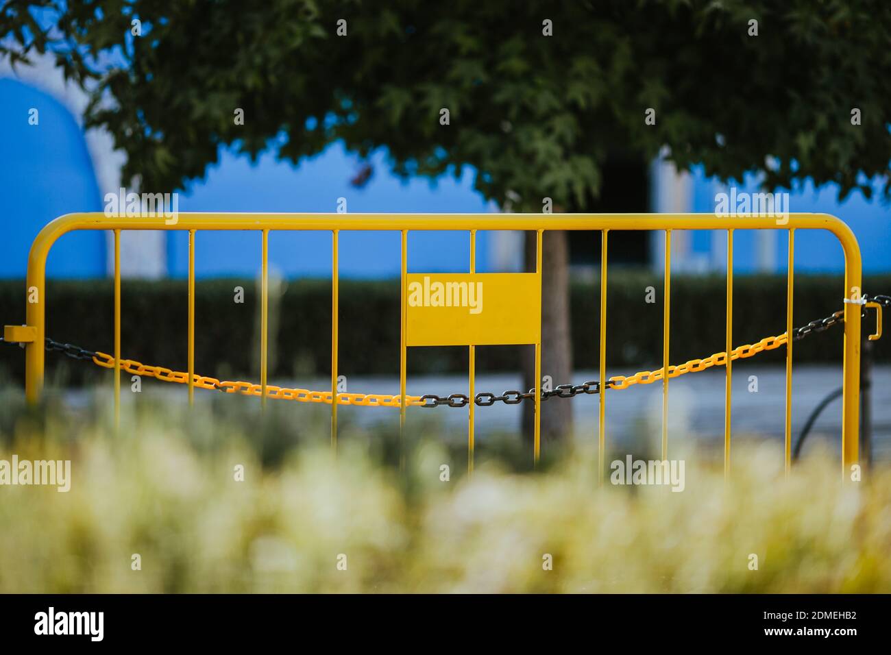 Metal yellow barriers hi-res stock photography and images - Alamy