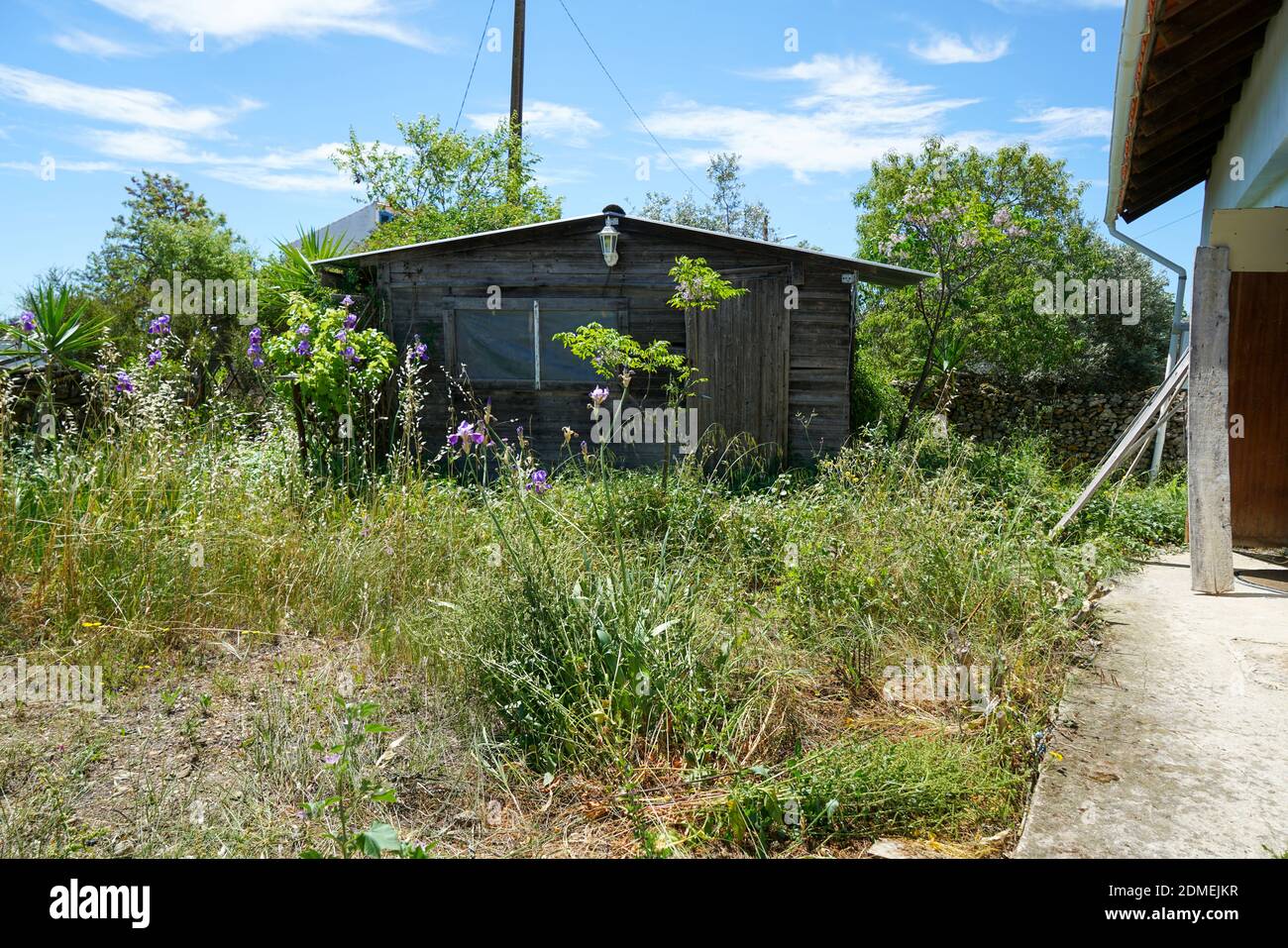 Old small house next door hi-res stock photography and images - Alamy