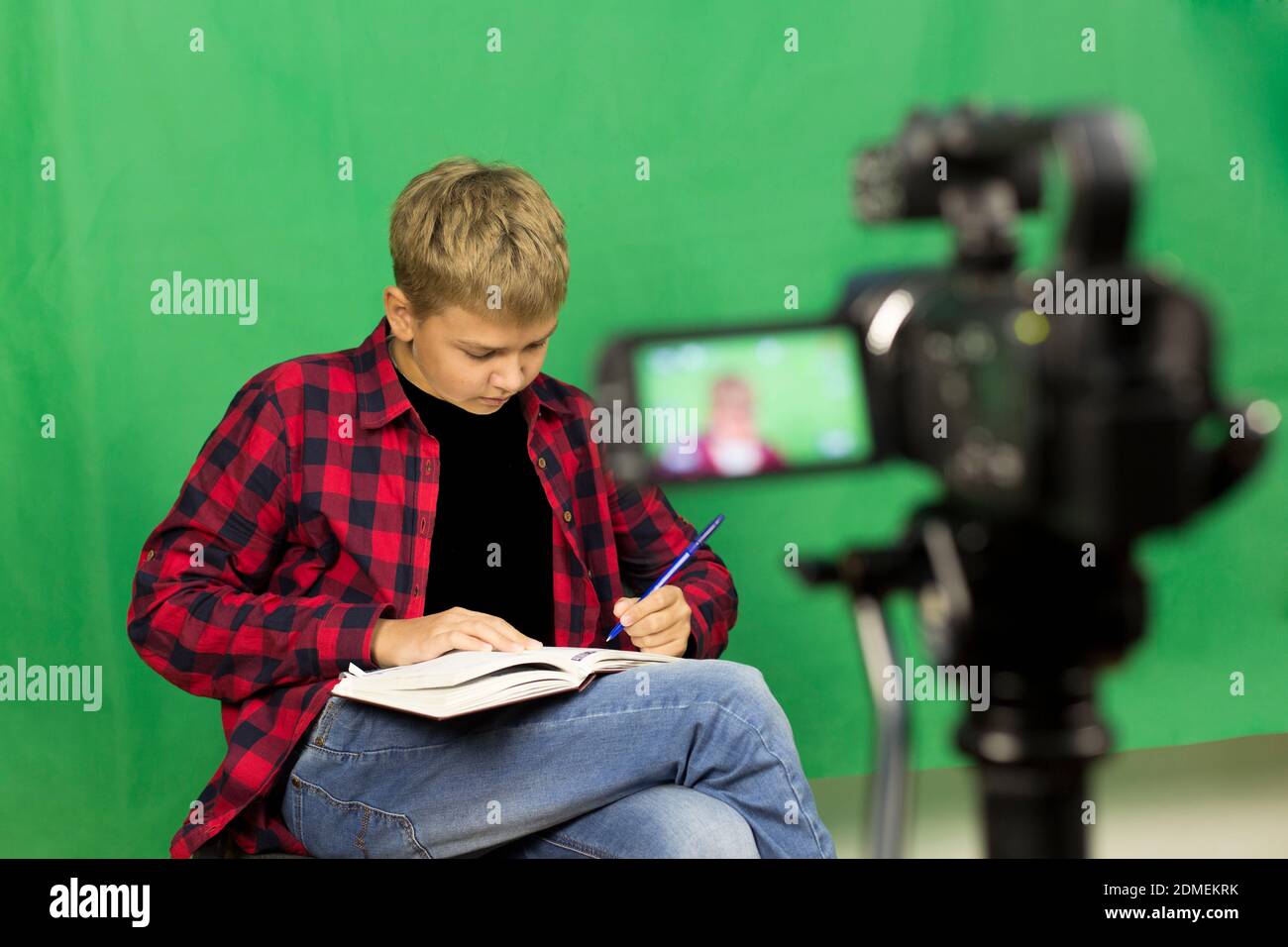 Green Screen Filming High Resolution Stock Photography and Images - Alamy