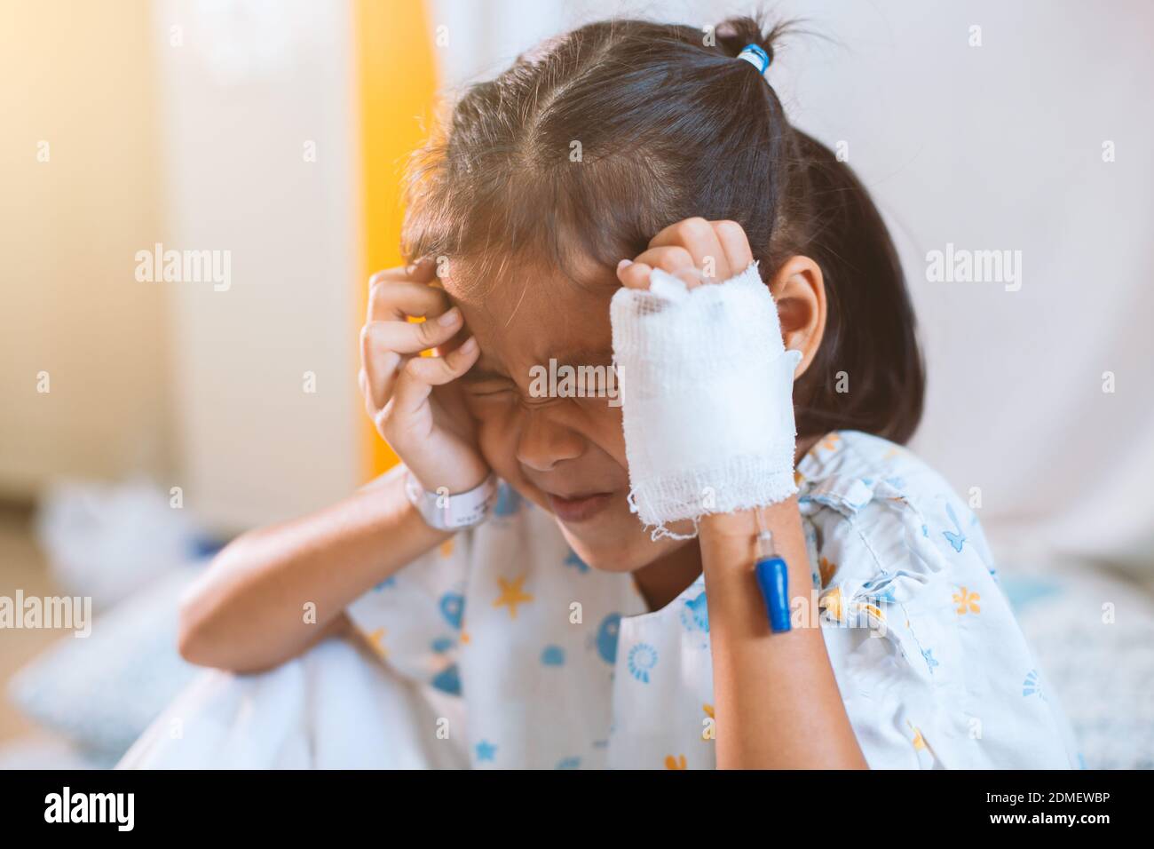 Bandaged Head Hospital High Resolution Stock Photography and Images - Alamy