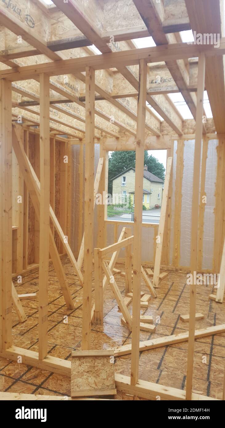 Wooden house construction home framing hi-res stock photography and ...