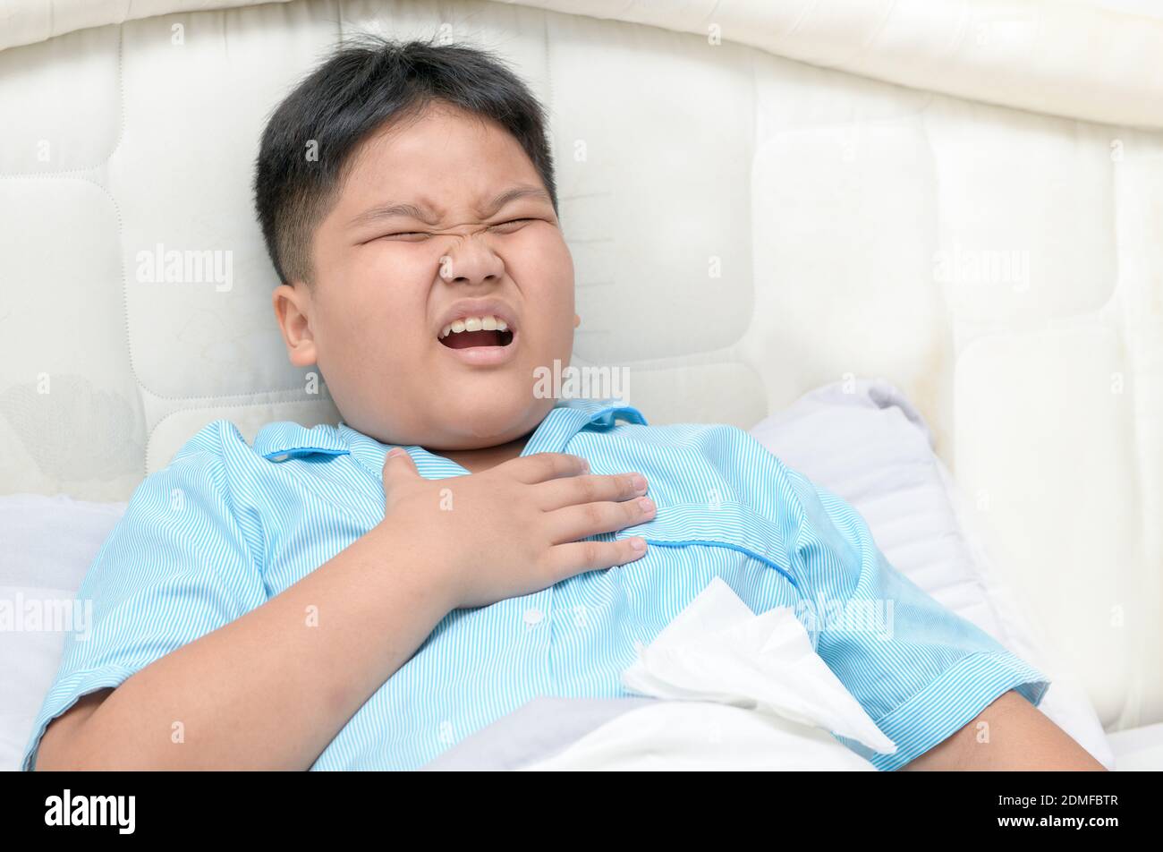 Chest pain child hi-res stock photography and images - Alamy