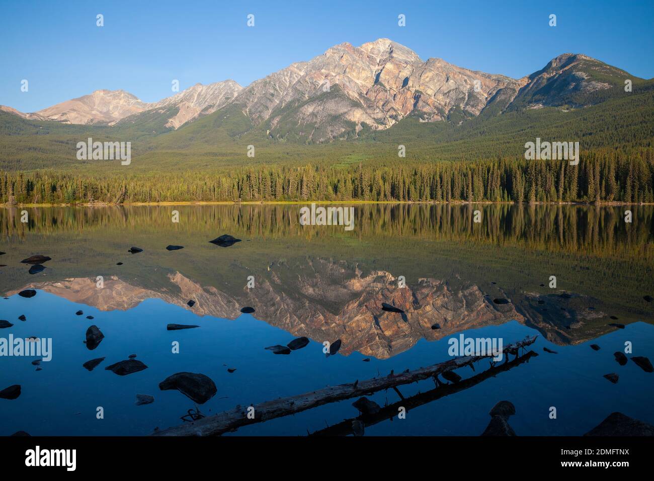 Pyramid Lake Pyramid Mountain Jasper High Resolution Stock Photography ...