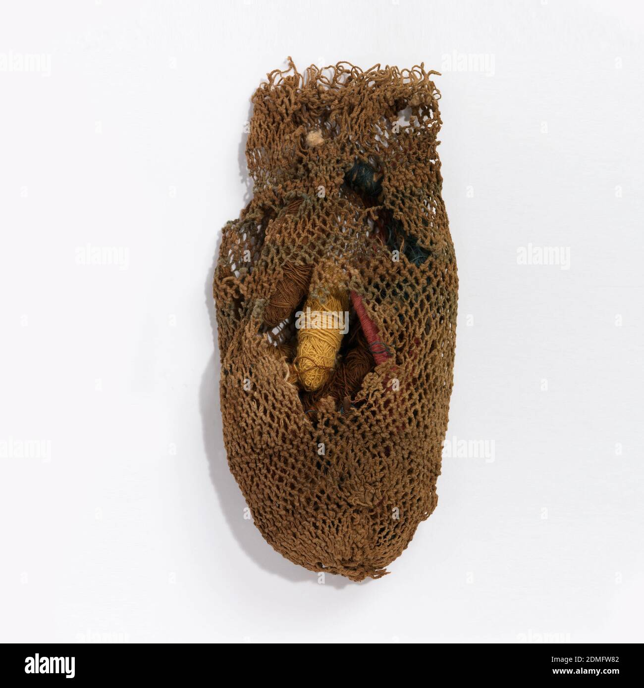 Open knotted net hi-res stock photography and images - Alamy