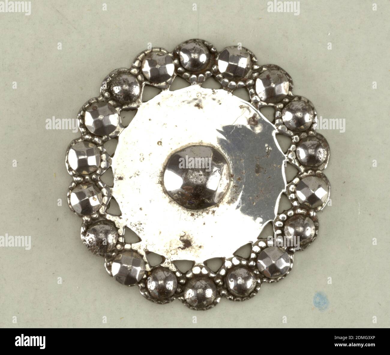 Three concentric rings hi-res stock photography and images - Alamy