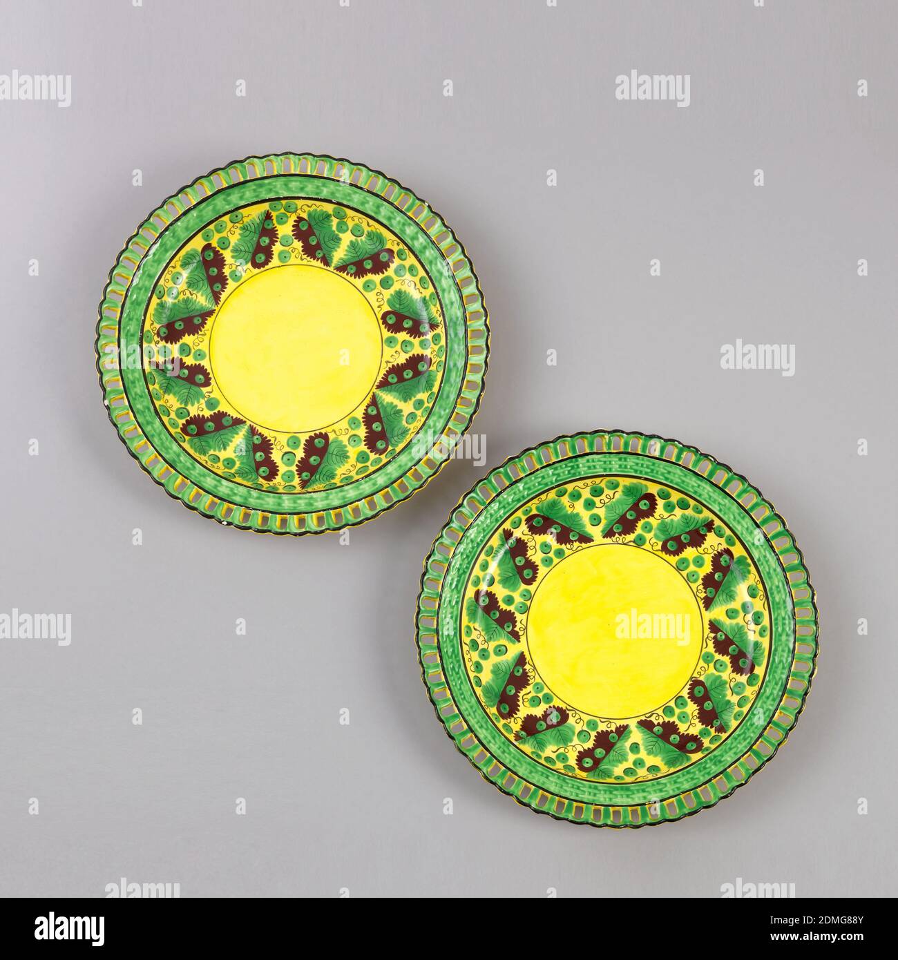 Decorative plate border hi-res stock photography and images - Alamy