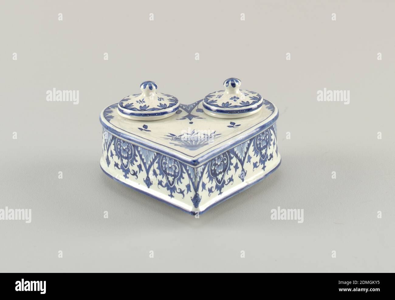 Two inkwells hi-res stock photography and images - Alamy