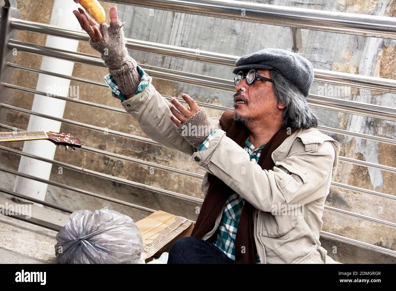 Bangkok homeless person hi-res stock photography and images - Alamy