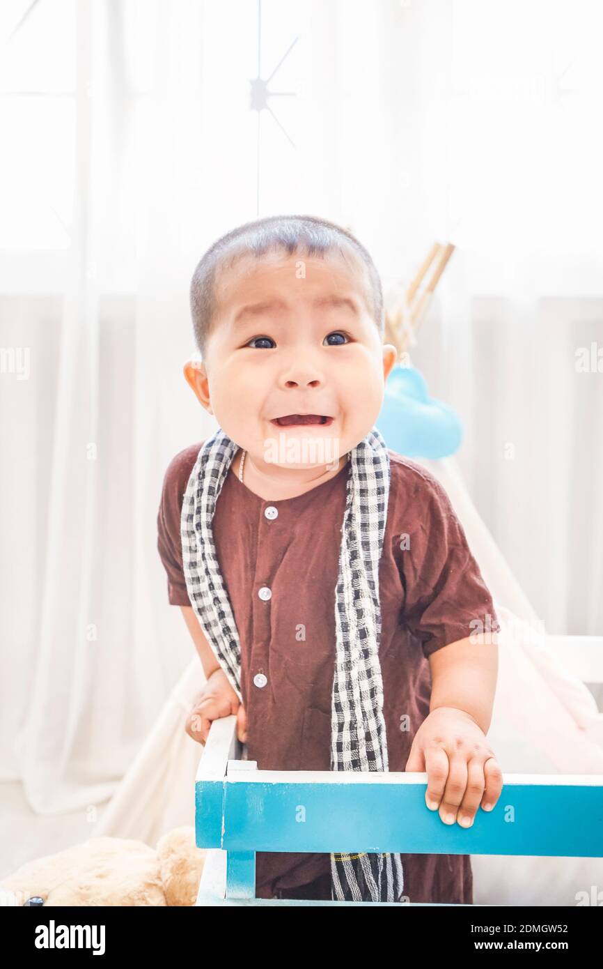 Baby crying in crib hi-res stock photography and images - Alamy