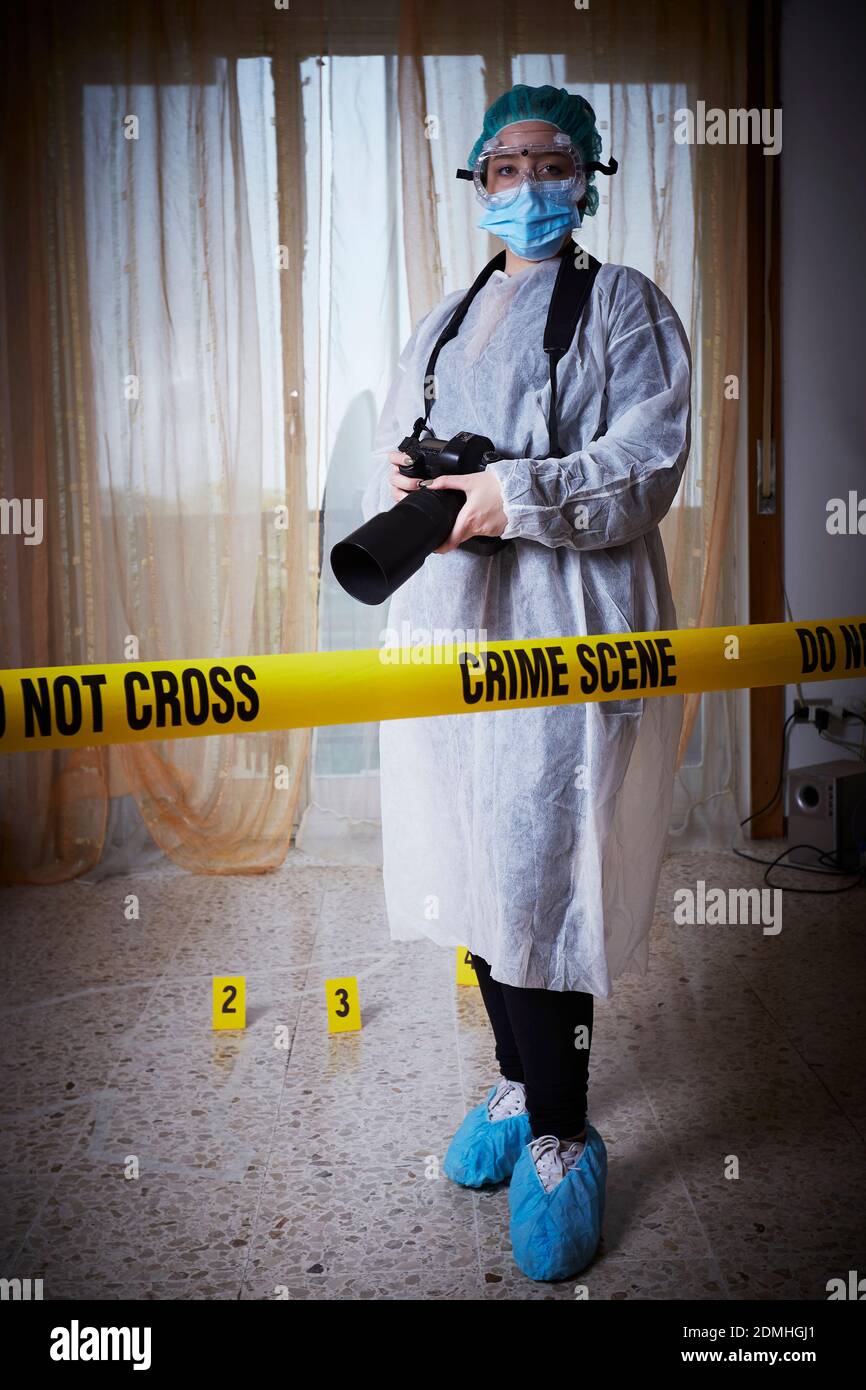 Crime scene camera hi-res stock photography and images - Alamy