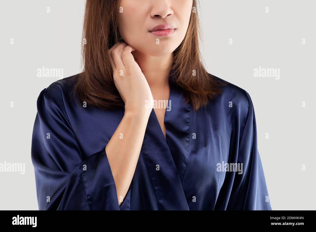 Woman scraching her neck Beautiful women itching and scratching by hand ...