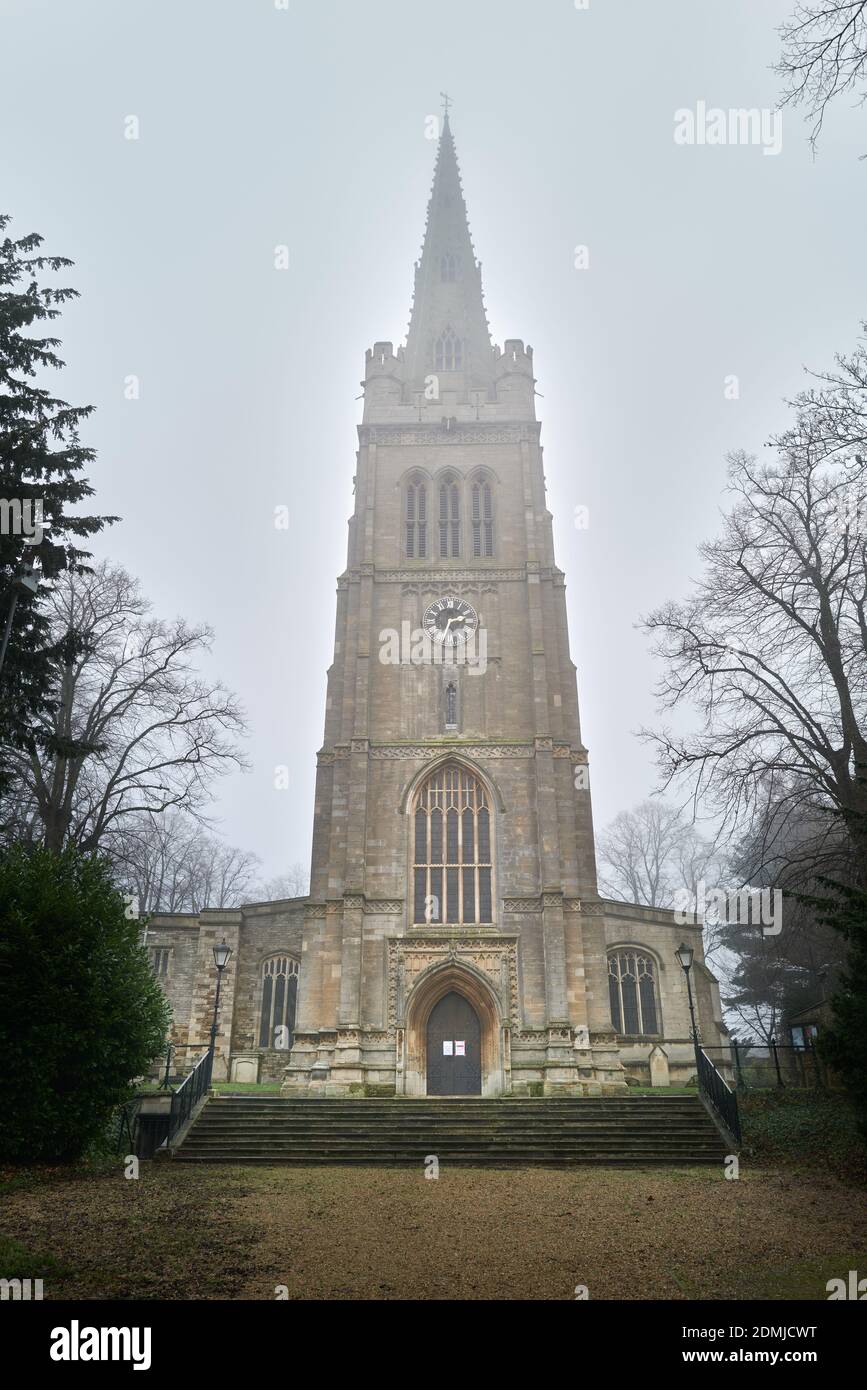 St Peter and St Paul parish church on a misty december day at Kettering ...