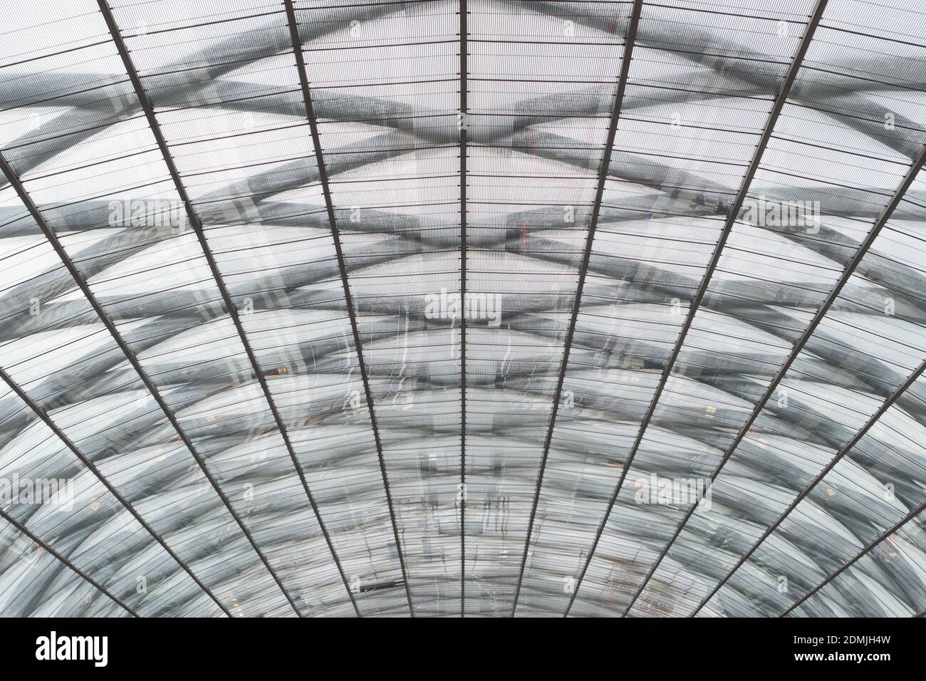 Metal and glass construction hi-res stock photography and images - Alamy