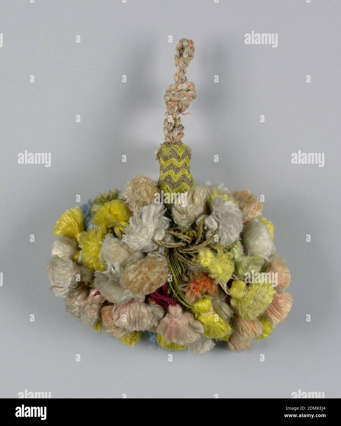 White looped threads hi-res stock photography and images - Alamy