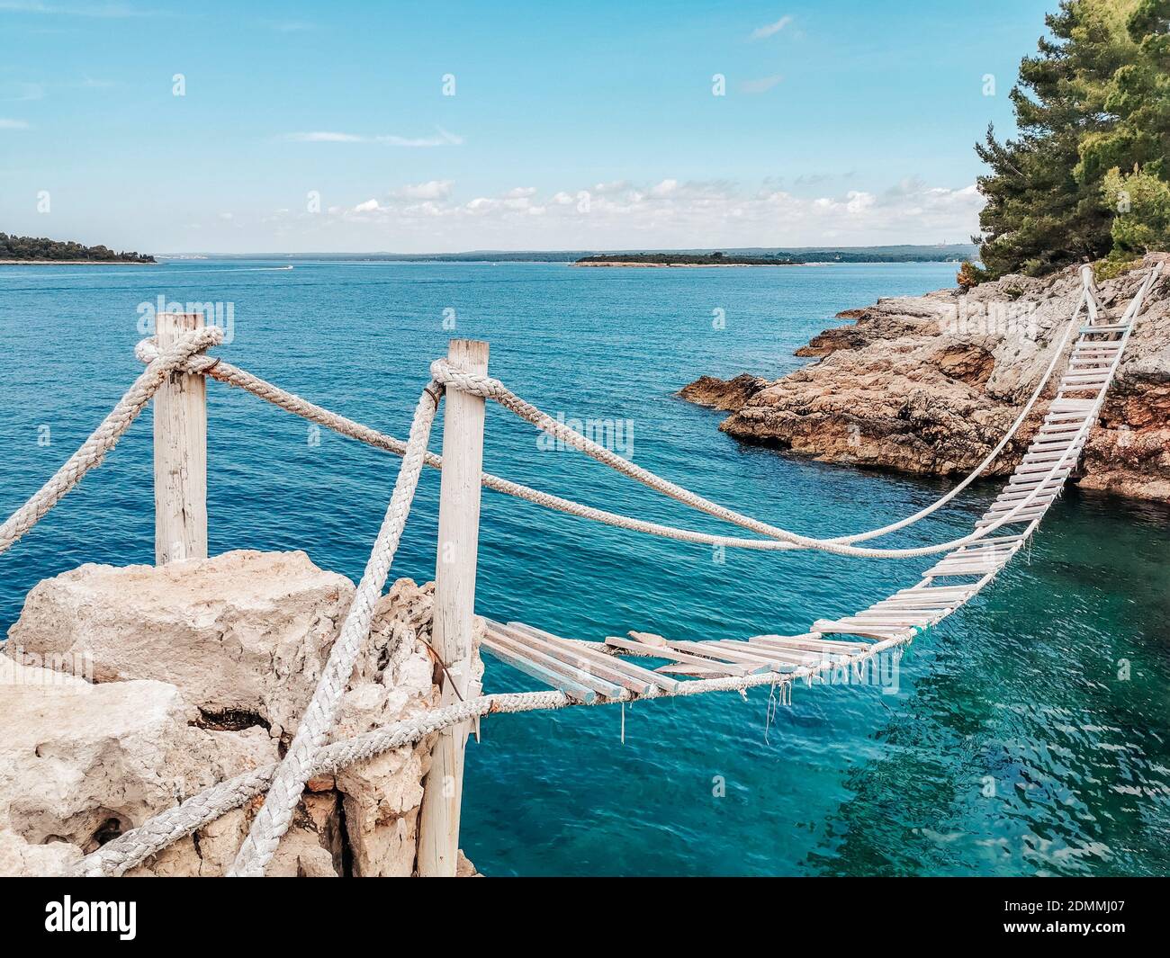 Foot bridge over water hi-res stock photography and images - Alamy