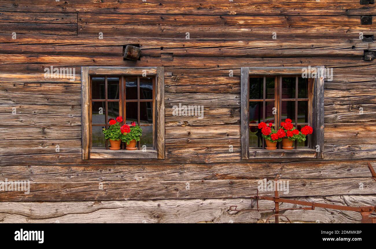Rustic wooden facade hi-res stock photography and images - Alamy