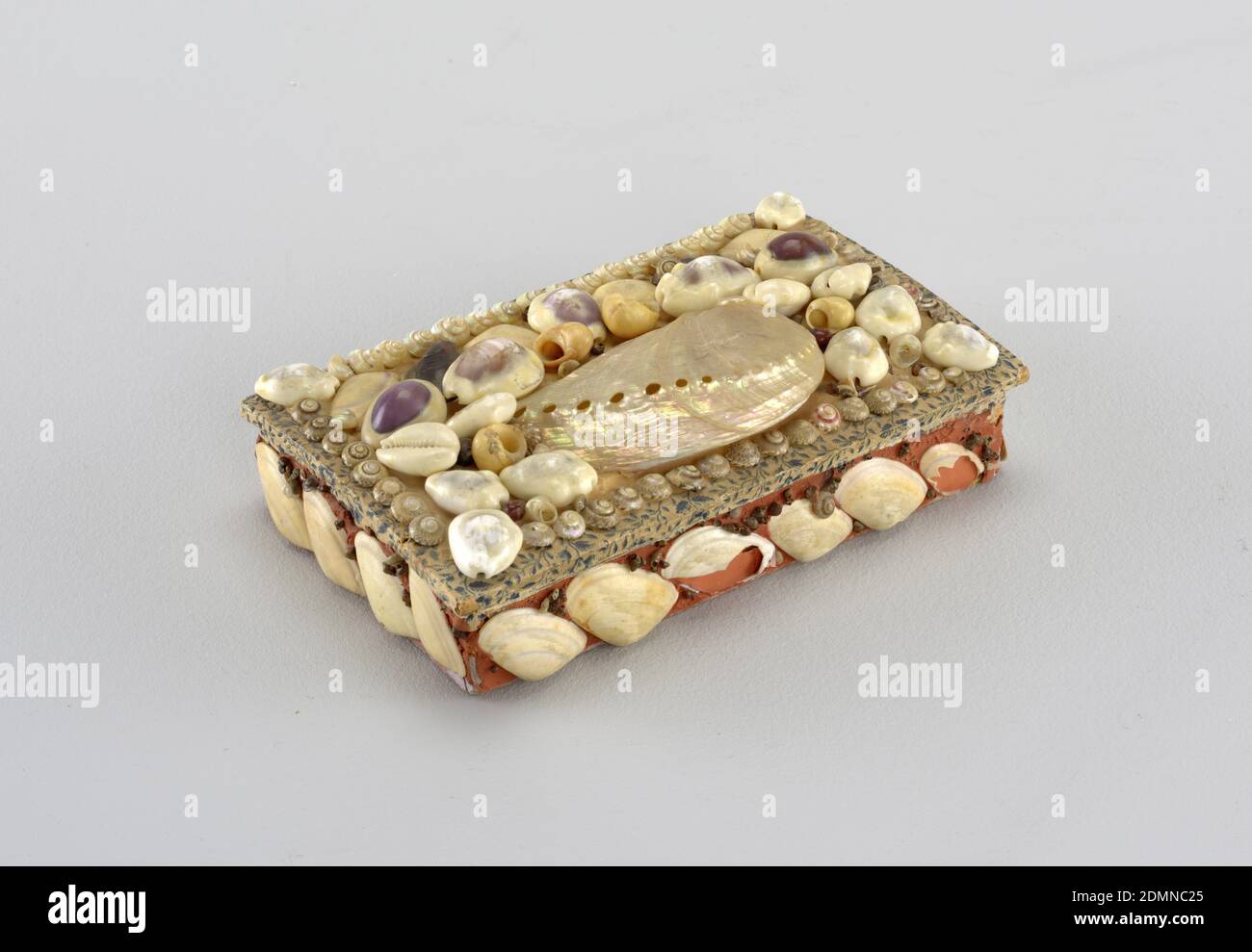 Diagonally set shells hi-res stock photography and images - Alamy