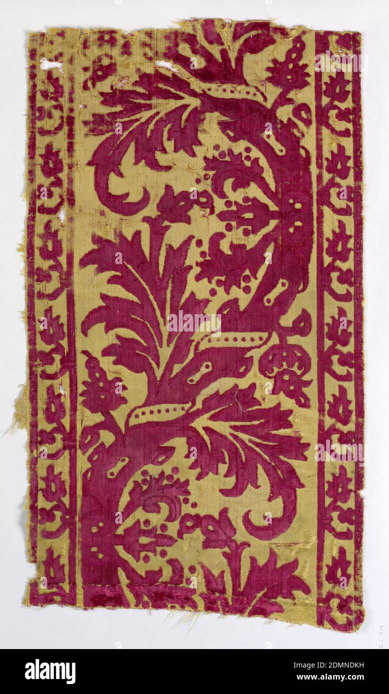 Red velvet border hi-res stock photography and images - Alamy