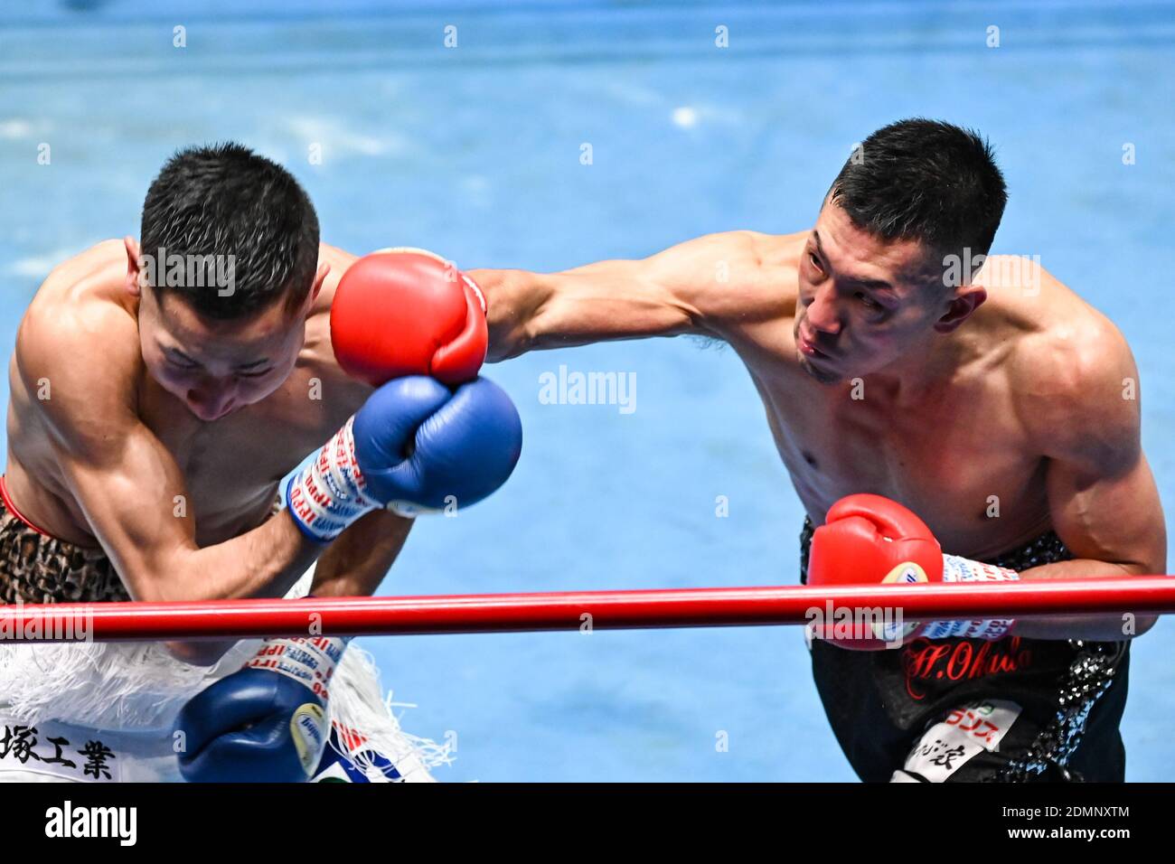 Tokyo, Japan. 14th Dec, 2020. (L-R) Izuki Tomioka, Hiroki Okada Boxing ...