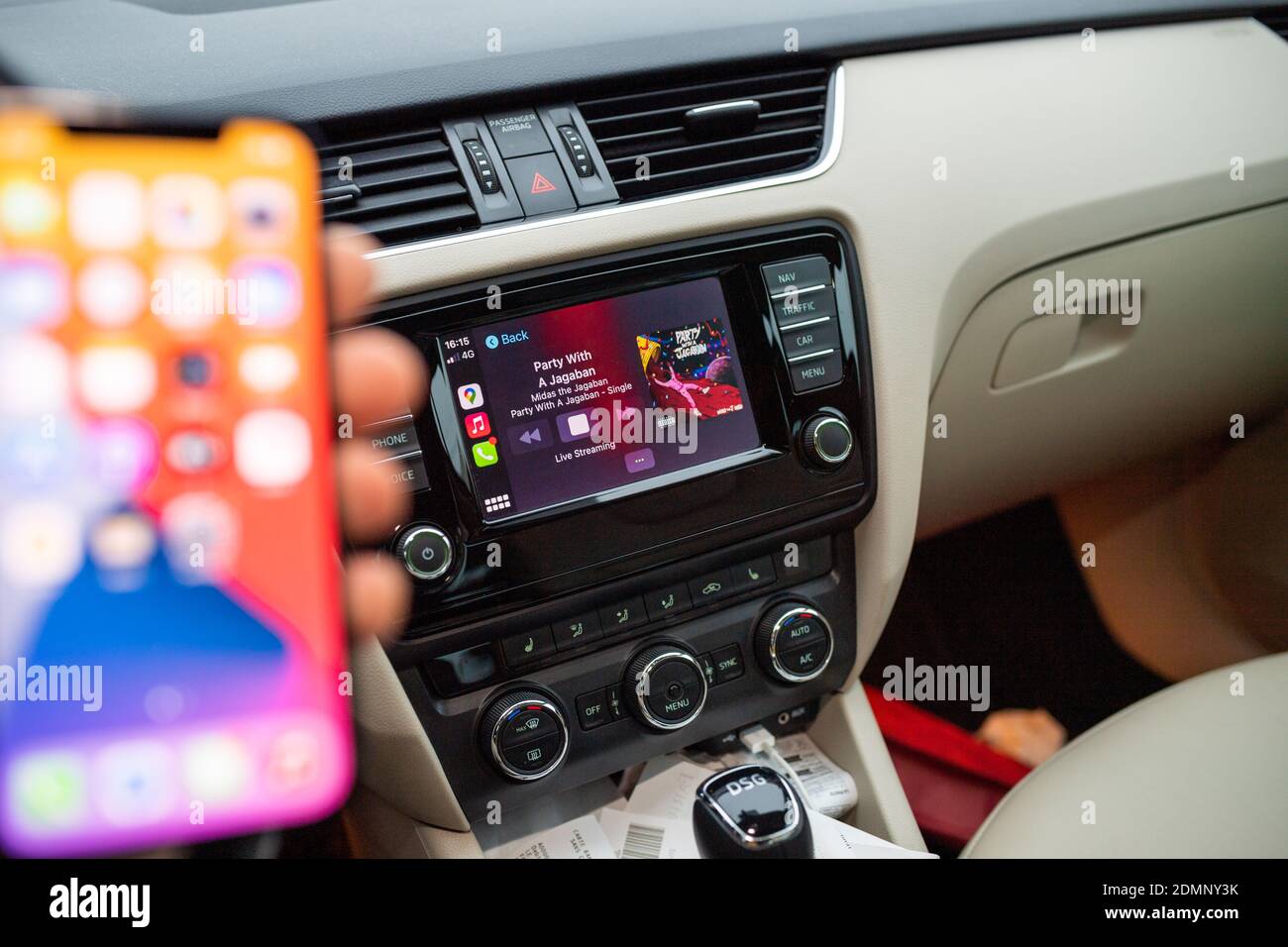 Smart car in paris street hi-res stock photography and images - Alamy