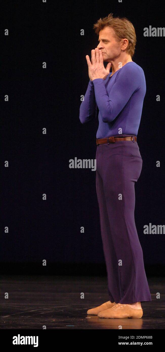 Michael clark dance hi-res stock photography and images - Alamy