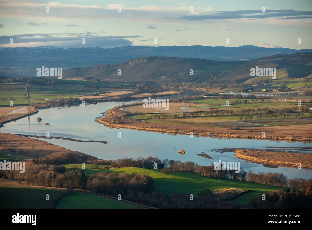 Walk along river tay hi-res stock photography and images - Alamy