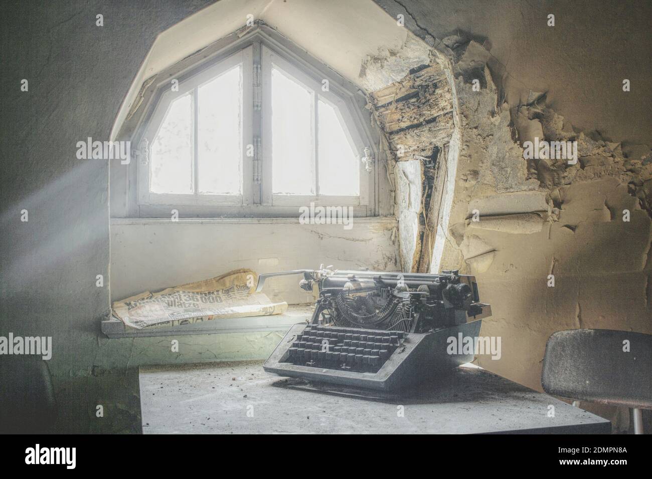 Typewriter Building High Resolution Stock Photography and Images - Alamy