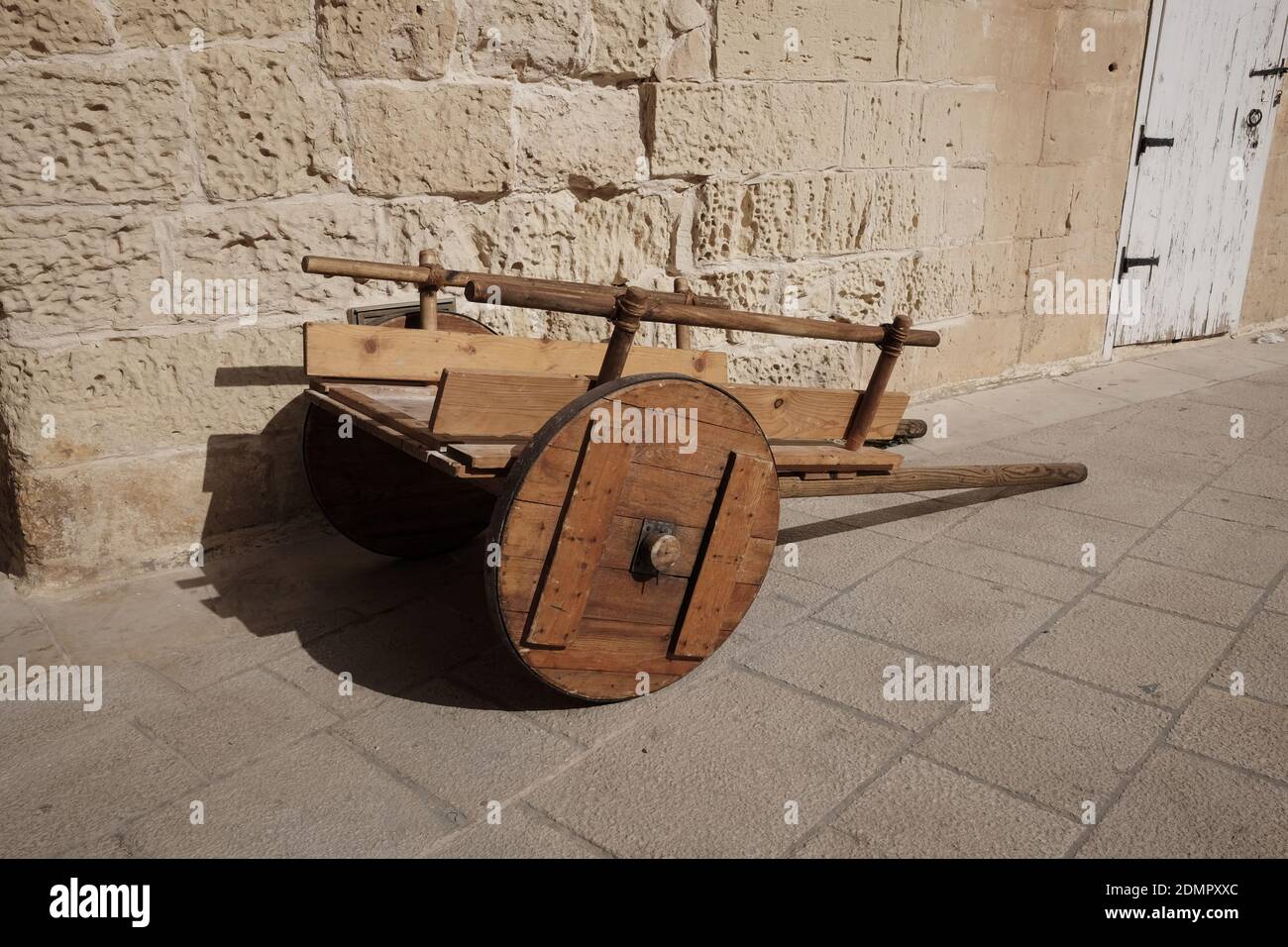 Medieval cart hi-res stock photography and images - Alamy