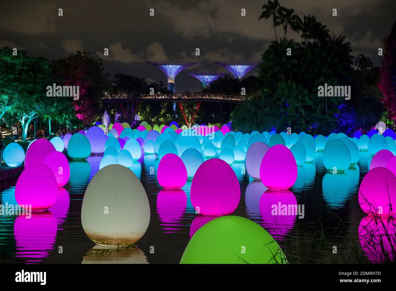 Singapore: night view of the floating eggs in the Gardens by the Bay ...