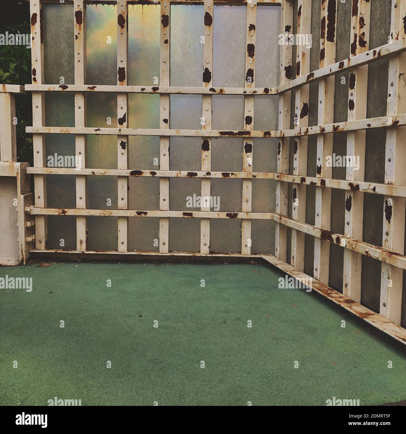 Flooring grate hi-res stock photography and images - Alamy