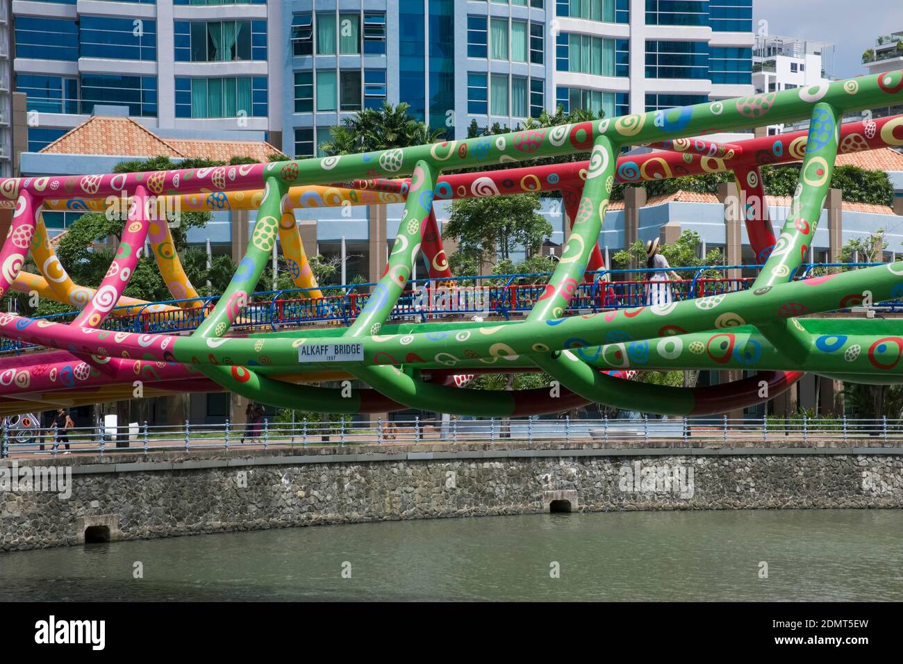 Singapore: Alkaff Bridge, Robertson Quay. It spans the Singapore River ...