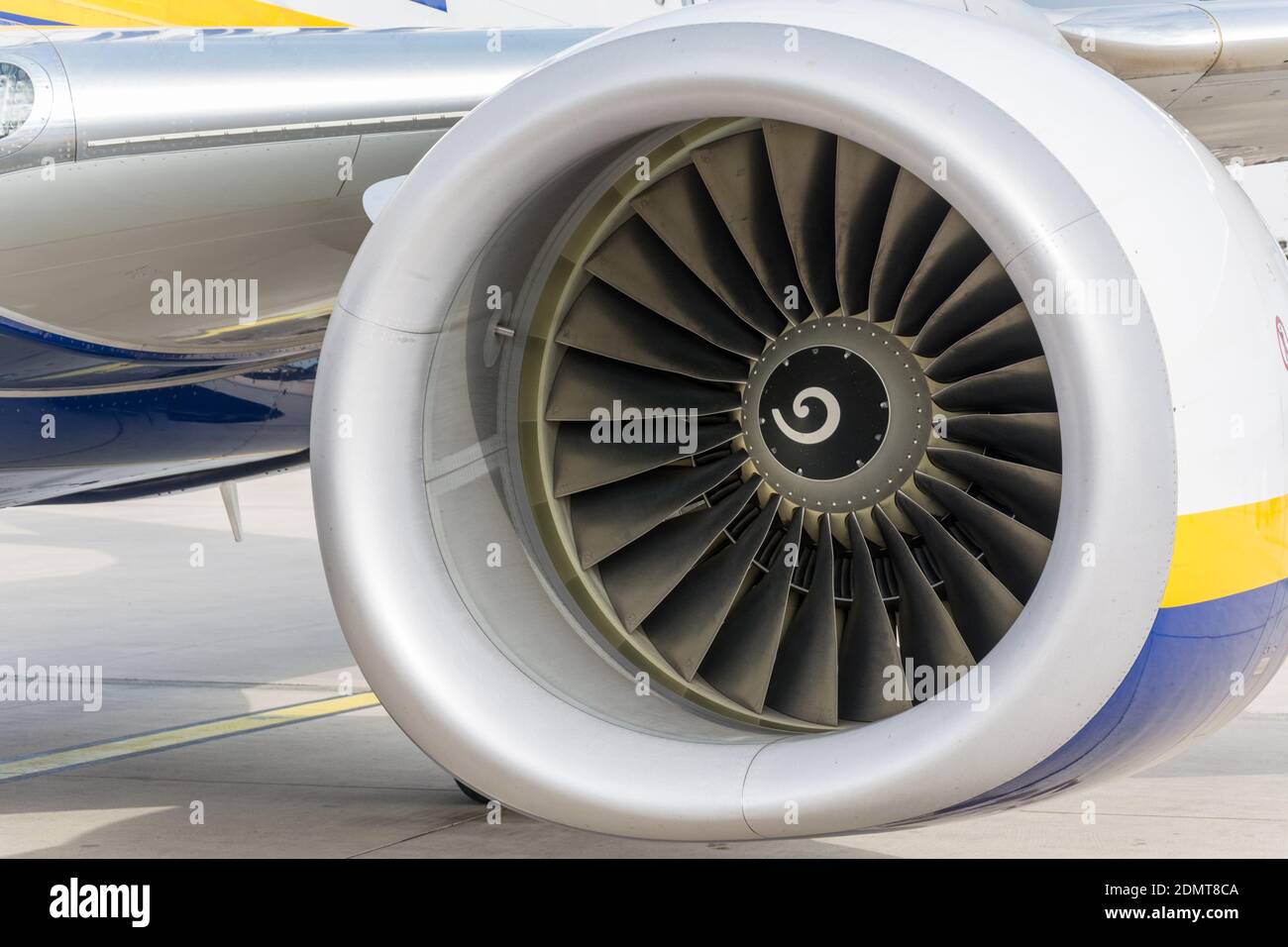 Close up on airplane engine hi-res stock photography and images - Alamy