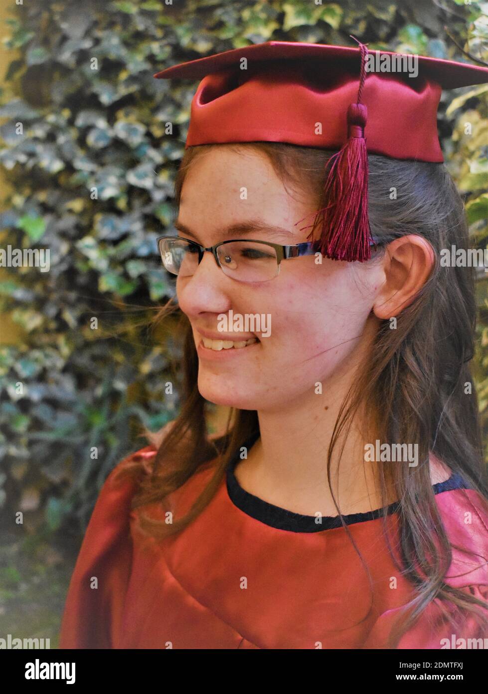 Graduating Girl High Resolution Stock Photography and Images - Alamy