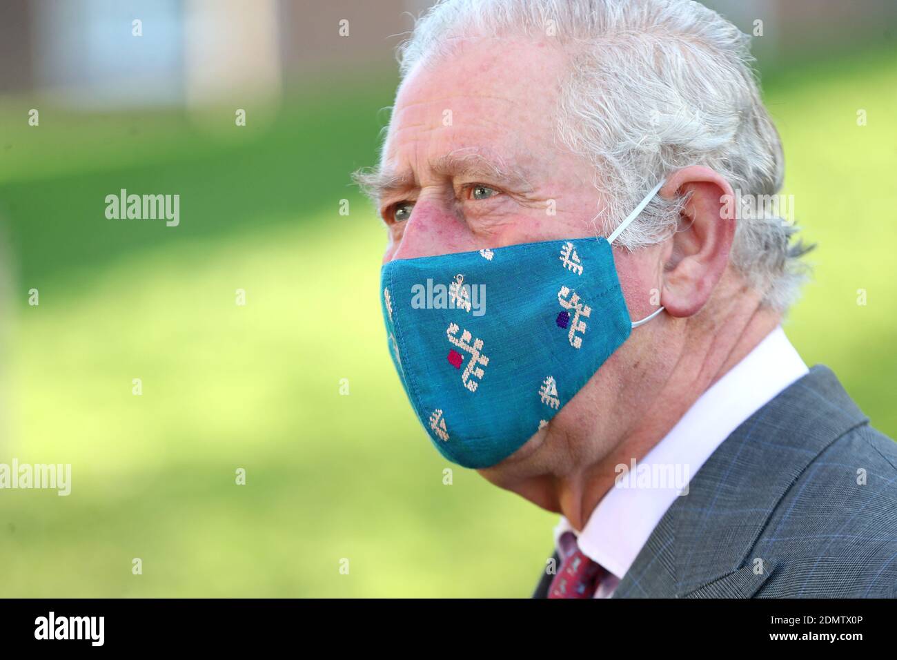 Prince charles wearing a face mask hi-res stock photography and images ...