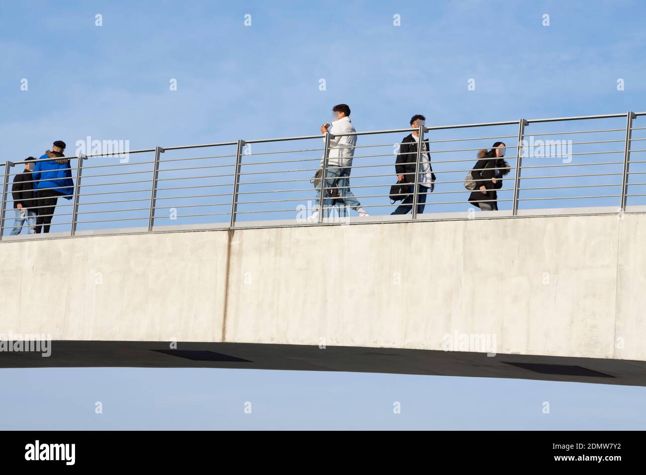 Skywalk cross bridge hi-res stock photography and images - Alamy