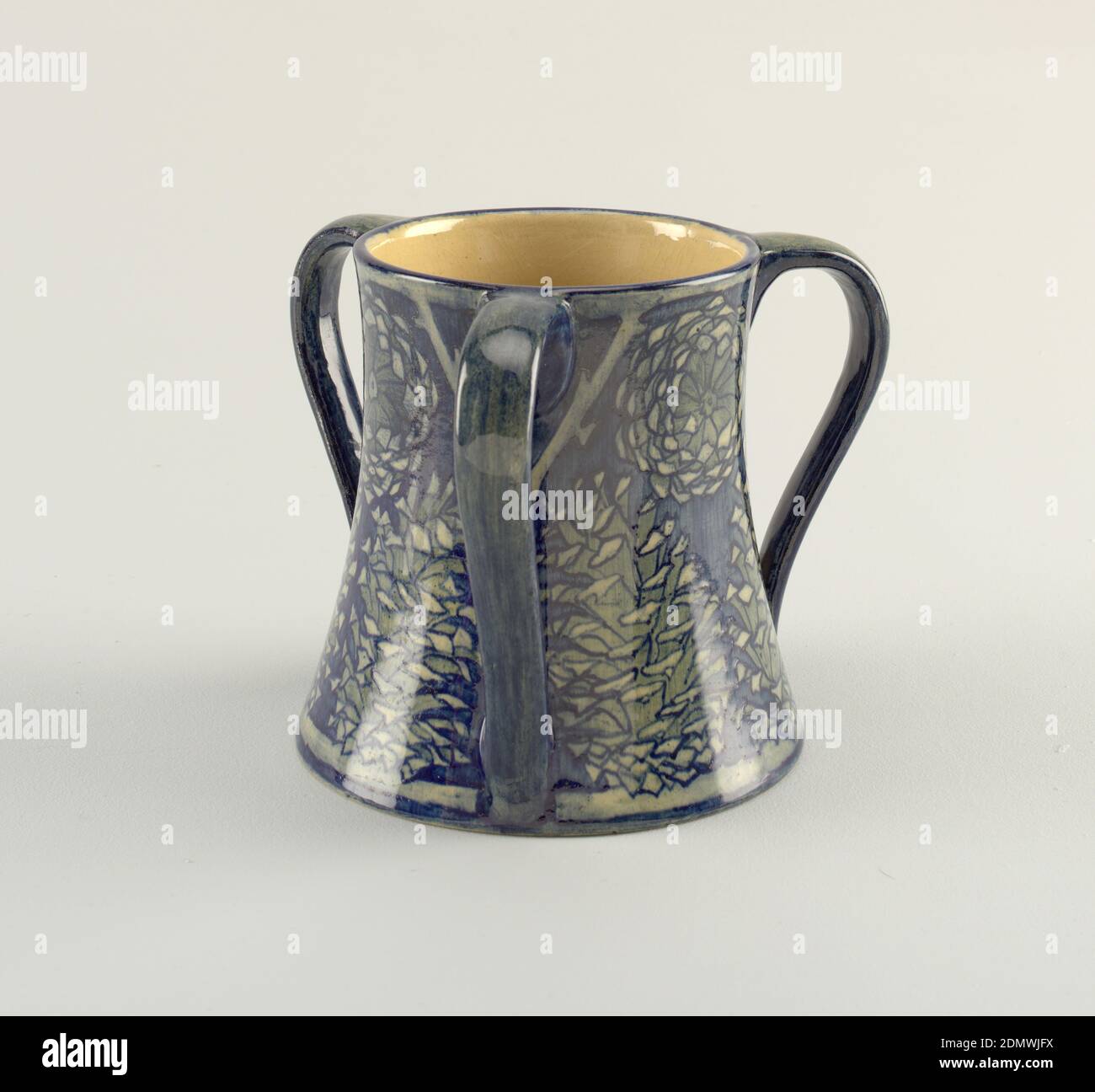 Cobalt blue pottery hi-res stock photography and images - Alamy