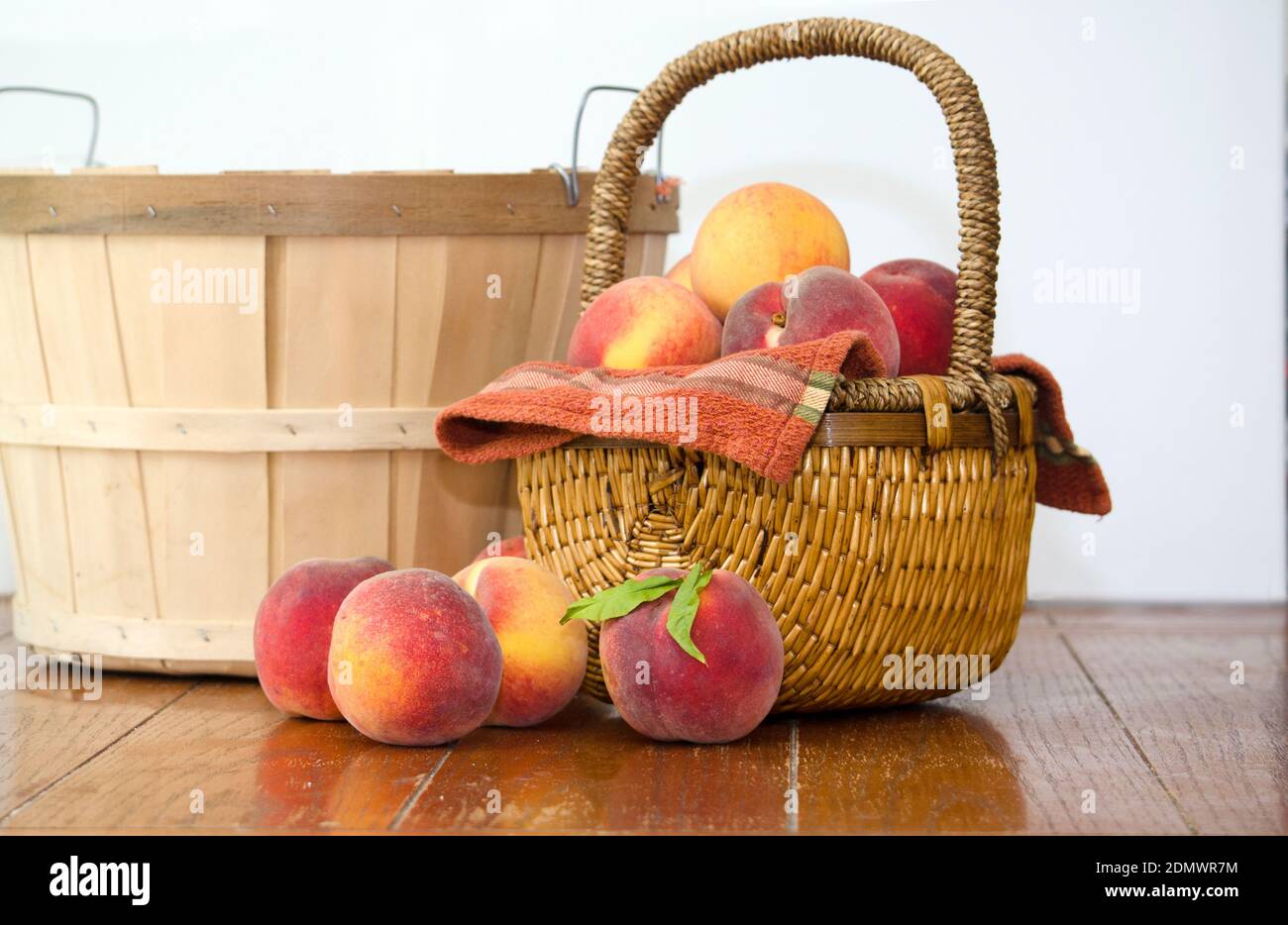 Peach Bushel Basket Fruit High Resolution Stock Photography and Images ...