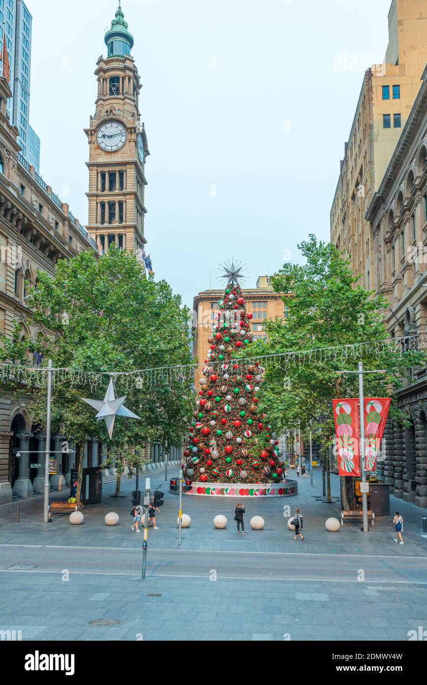 SYDNEY, AUSTRALIA, DECEMBER 29, 2019: Christmas tree at Martin place in ...