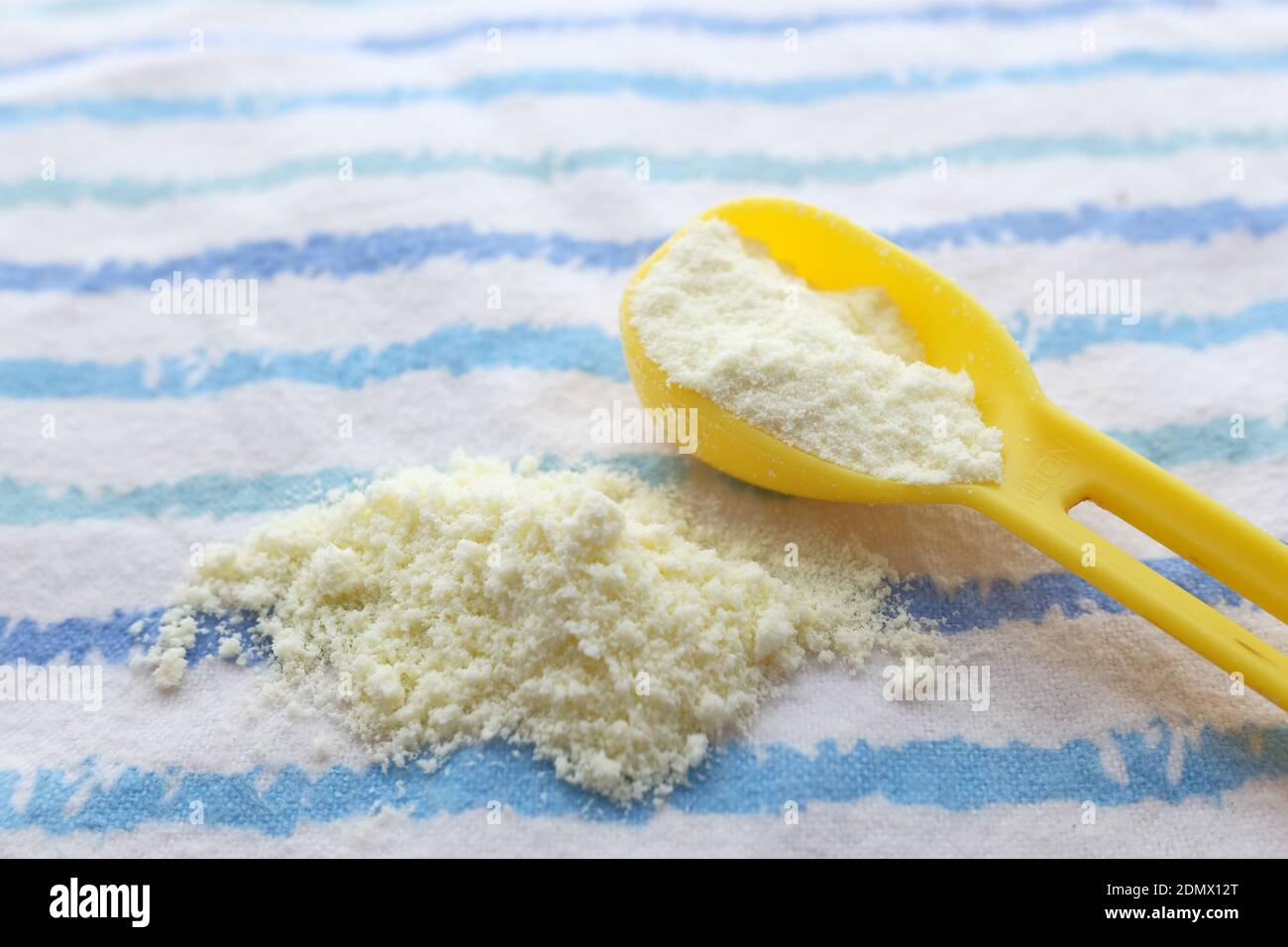 Baby formula container hi-res stock photography and images - Alamy
