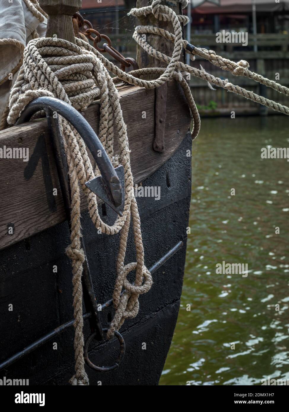 Tangled ropes on boat in hi-res stock photography and images - Alamy