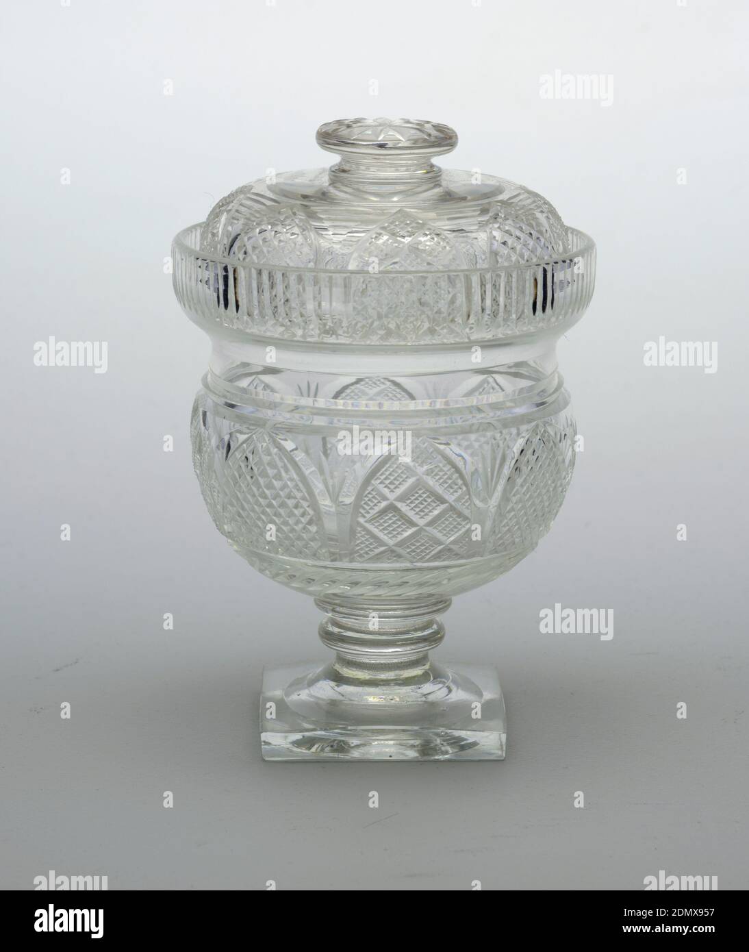 Tall vertical fluted lip rim hi-res stock photography and images - Alamy