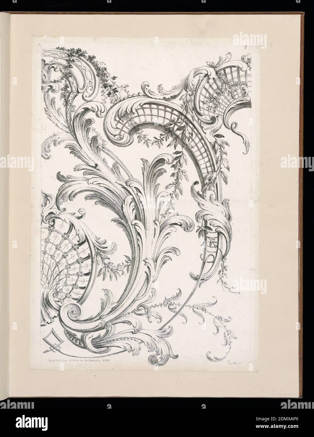 Large shell motifs decorated hi-res stock photography and images - Alamy