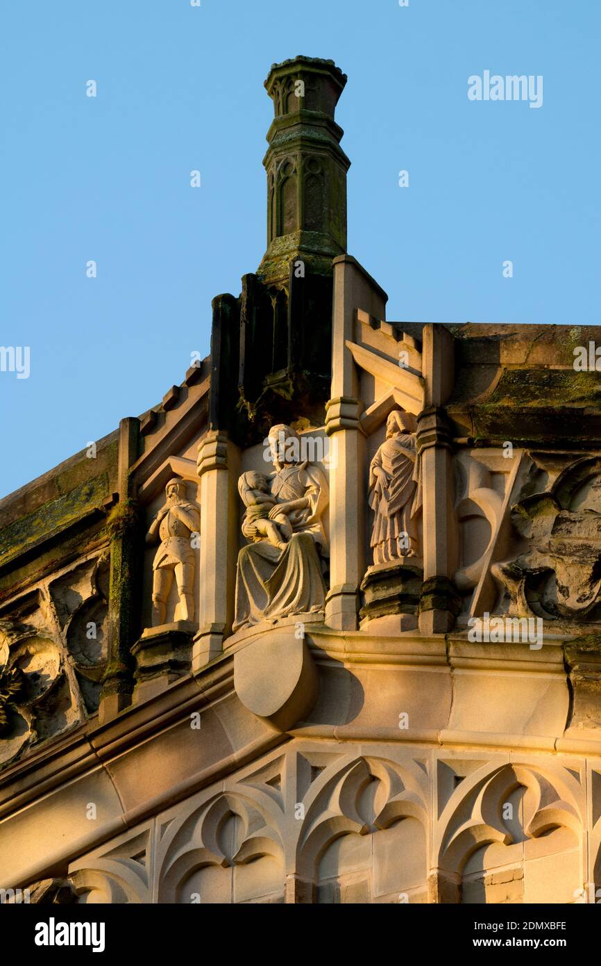Church stone carvings exterior hi-res stock photography and images - Alamy