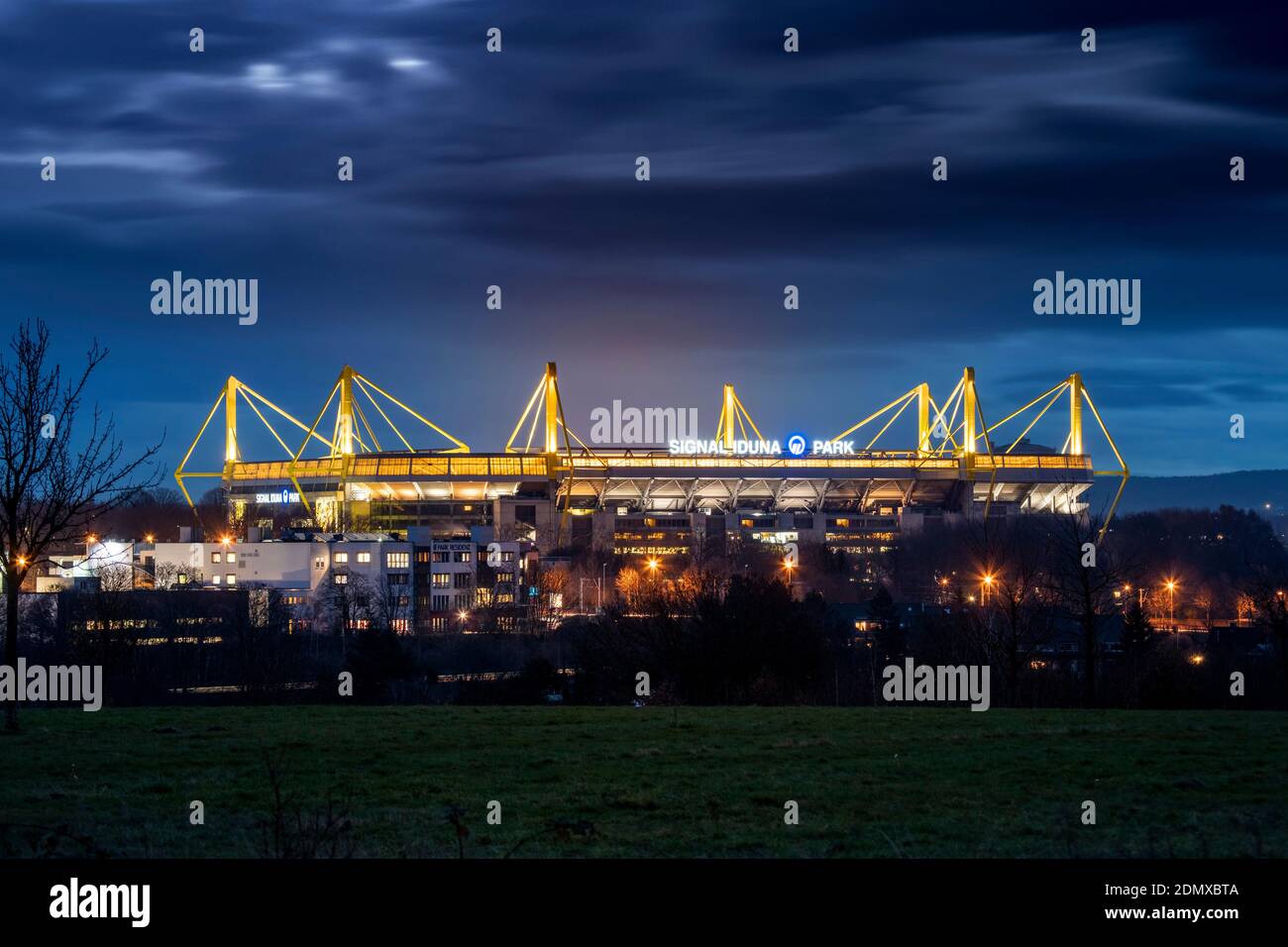 Bundesliga stadium signal iduna park of bvb 09 dortmund hi-res stock ...