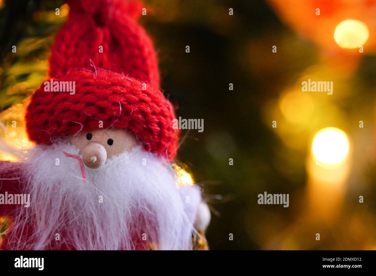 Family of santas hi-res stock photography and images - Alamy