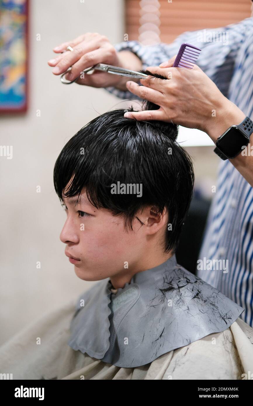 Japanese barbershop hi-res stock photography and images - Alamy