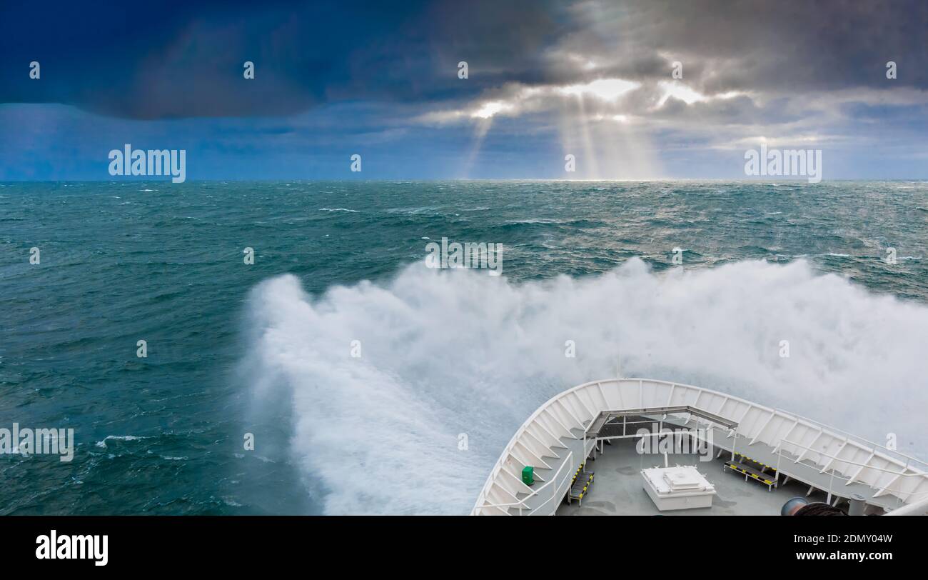 Lindblad explorer hi-res stock photography and images - Alamy