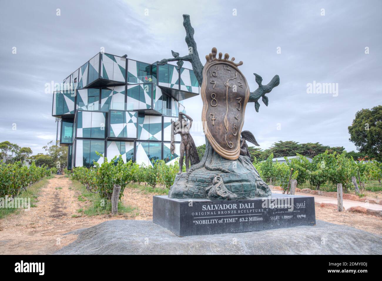 MCLAREN VALE, AUSTRALIA, JANUARY 5, 2020: d'Arenberg Cube and a statue ...